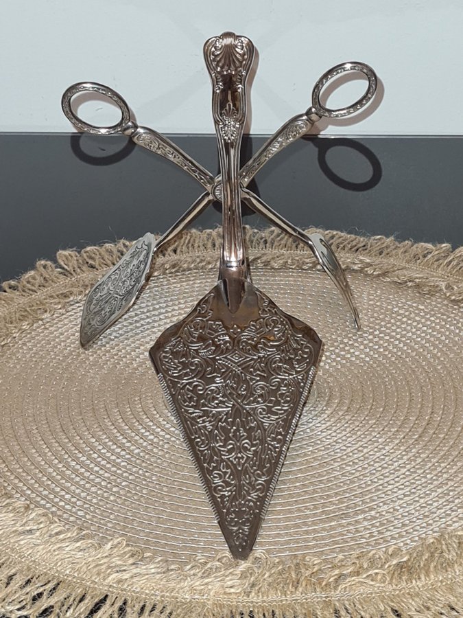 Silver Plate Tårtspade och Sockertång | Köp på Tradera (709561946)