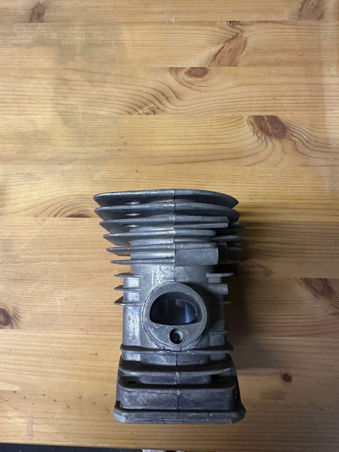 Husqvarna 340 345 350 Cylindersats | Köp på Tradera (708488971)