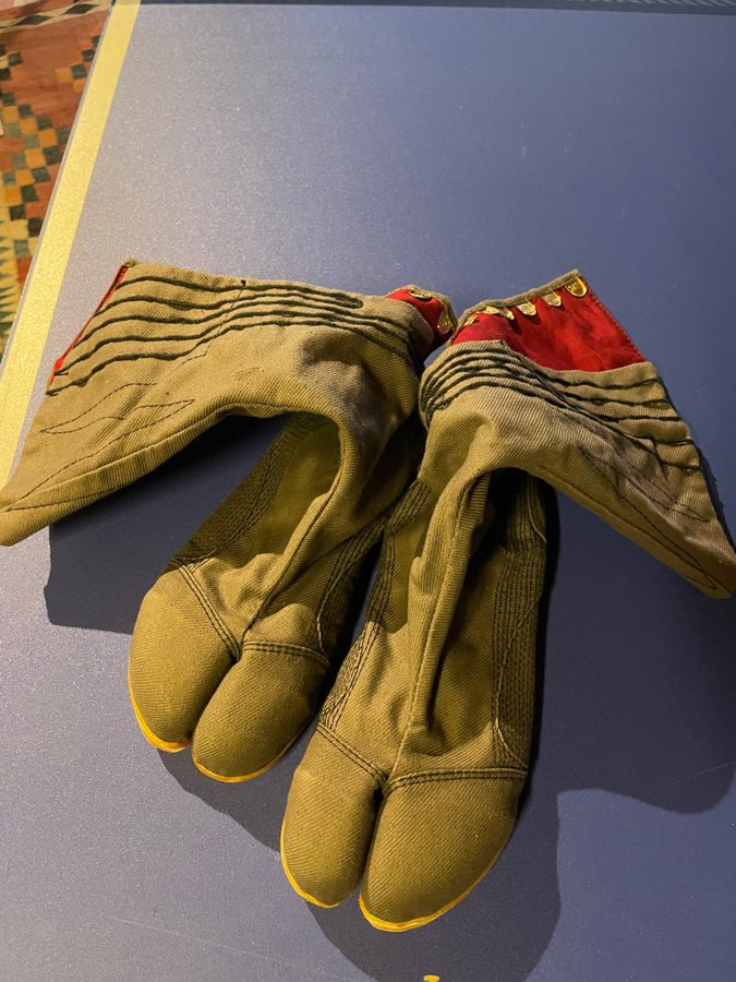 Marugo Tabi Jikatabi Tåskor - Grå | Köp på Tradera (711994336)