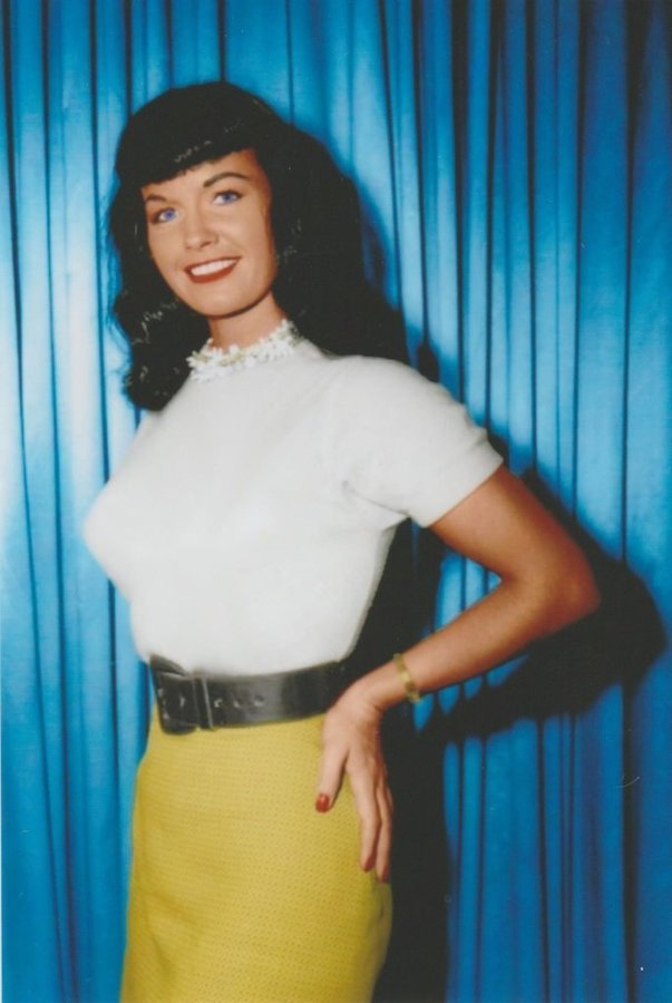 Bettie Page American Model Queen Of Pinups 19 Köp På Tradera