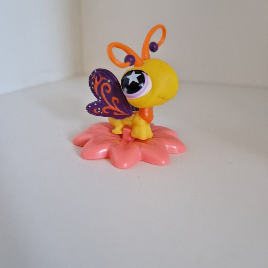 LPS Littlest Pet Shop fjäril på blomma | Köp på Tradera (734767352)