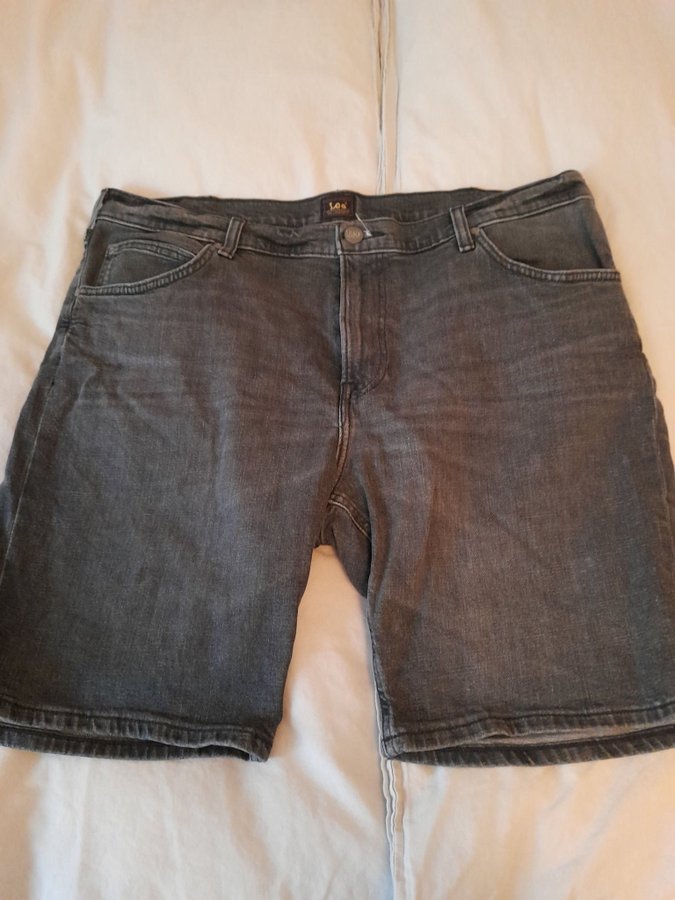 Lee gråsvarta shorts, storlek W38 | Köp på Tradera (713541304)
