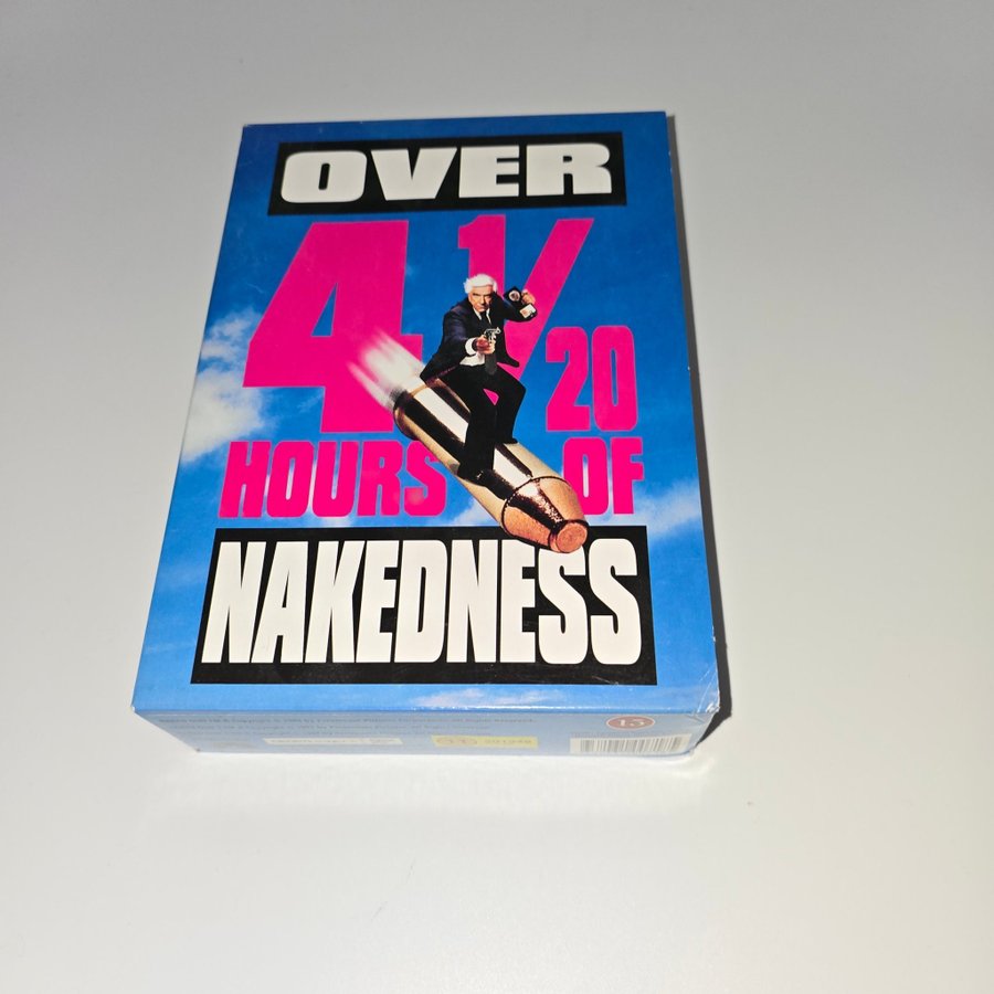 Den nakna pistolen - The Co.. | Köp från DenverNovaVita på Tradera ...