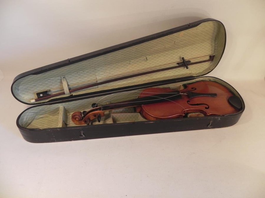 ANTIK / ÄLDRE FIOL MED STRÅKE .. | Köp från jonas hörna på Tradera ...