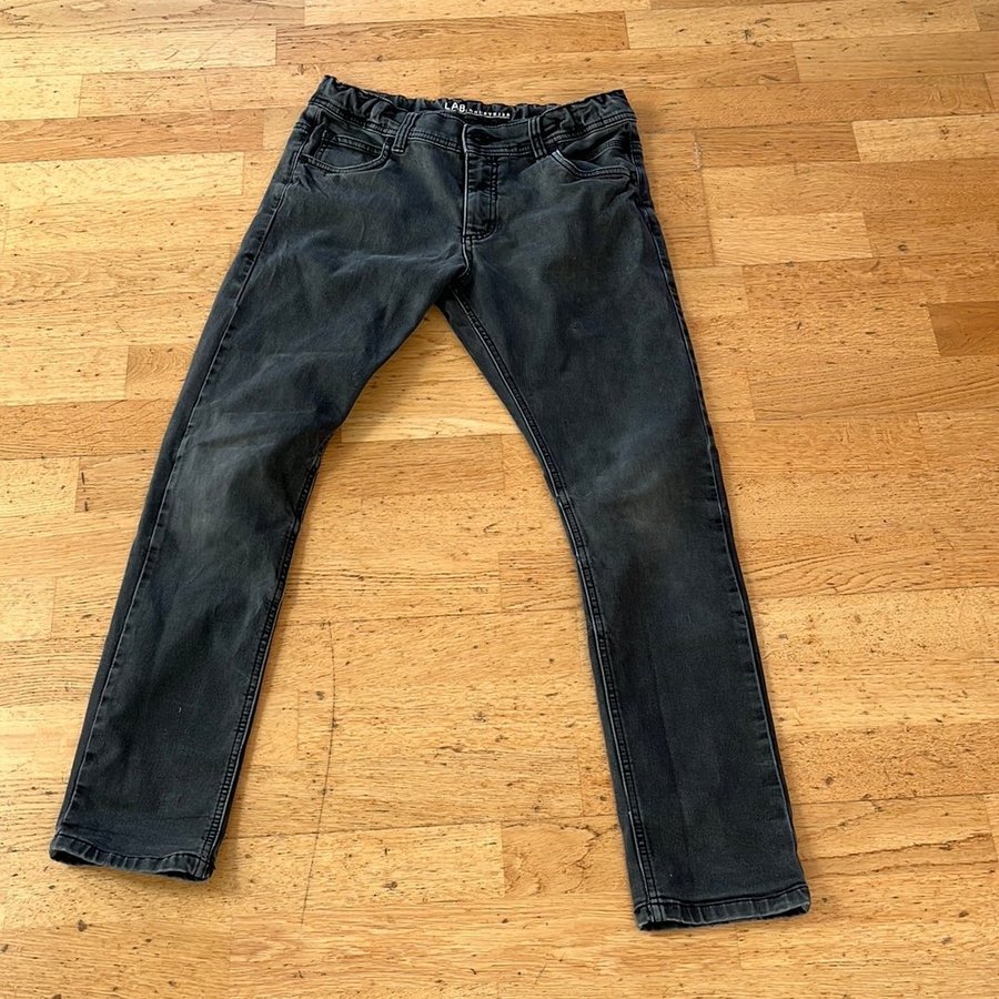 LAB Industries gråa jeans stl 152 | Köp på Tradera (694428402)