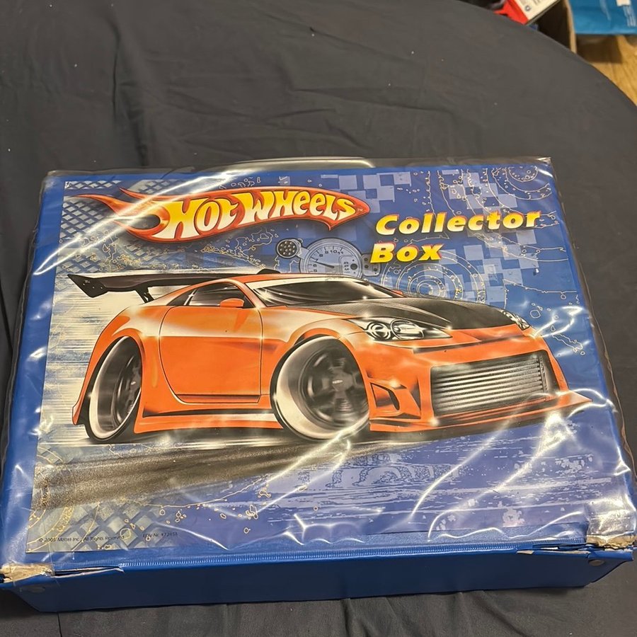 Hot Wheels Collector Box med 48 bilar | Köp på Tradera (709599341)