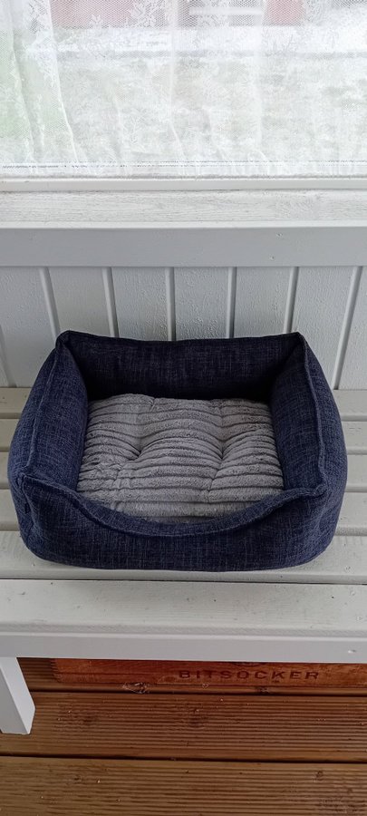 En ny mjuk och go' katt, hundbädd, säng, koja, .. | Köp på Tradera ...