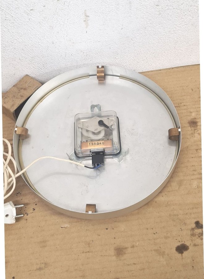 LM Ericsson Väggklocka | Köp på Tradera (706453966)