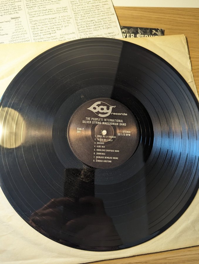 The People's International Silver String Macedo.. | Köp på Tradera ...