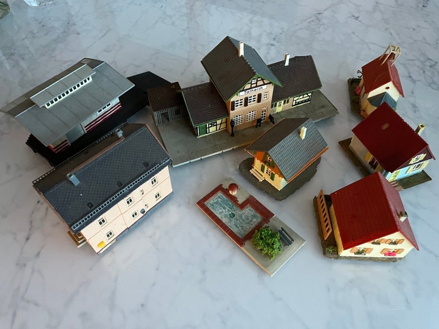 1st Station, 1st Godsmagasin, 5st olika byggnader | Köp på Tradera ...