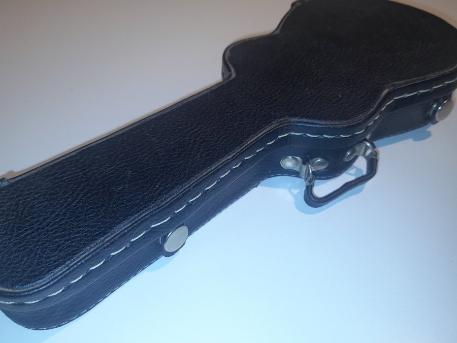 Fin gammal miniatyr elgitarr (Levin gitarr) | Köp på Tradera (680859336)