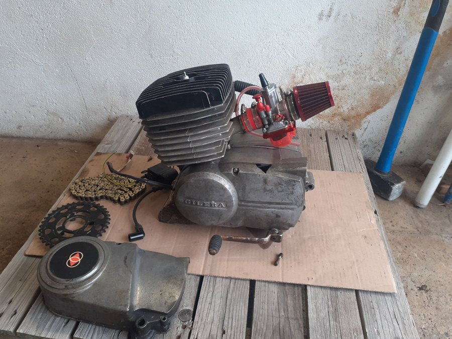 Gilera tg3 125 motor med förgasare och tändsystem | Köp på Tradera ...