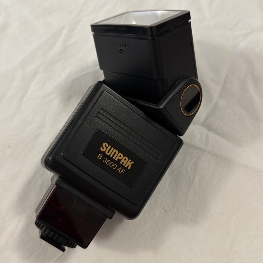 Se produkter som liknar Sunpak B 3600 AF blixt för Ca.. på Tradera ...