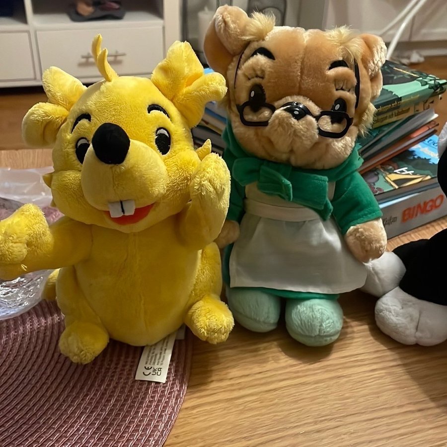 Se produkter som liknar Bamse - Katten Jansson Farmor.. på Tradera ...