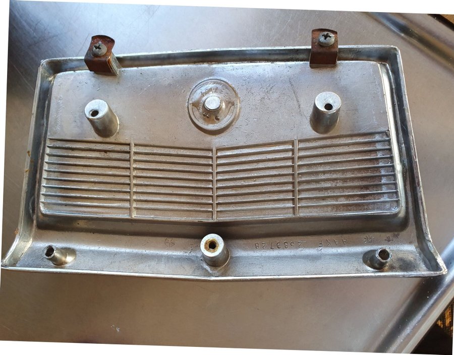 Dodge Charger 68,69,70 Emblem mittkonsol | Köp på Tradera (710437398)