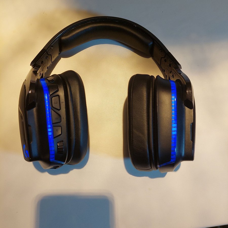 Logitech G935 Lightsync Trådlösa Hörlurar Gamin.. | Köp på Tradera ...