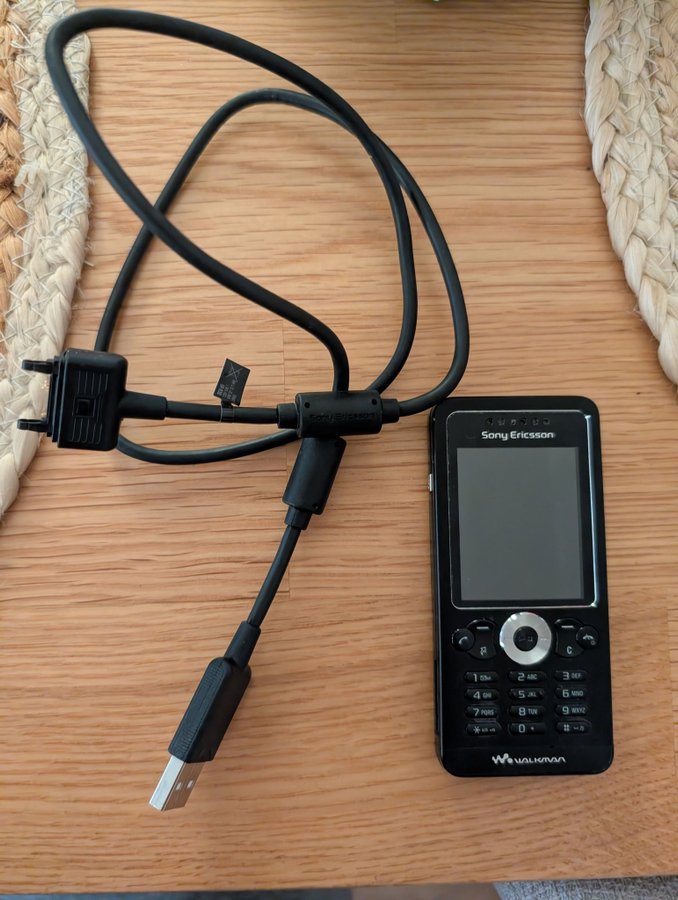 Se produkter som liknar Sony Ericsson Walkman på Tradera (698225700)