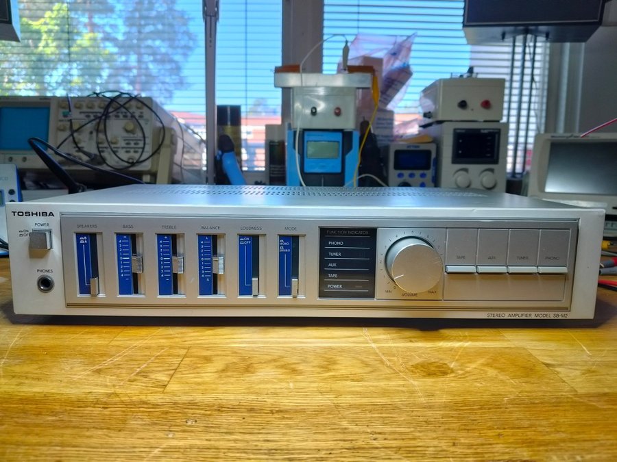 Toshiba Aurex SB-M2 Stereo Förstärkare (Nyserva.. | Köp på Tradera (705895862)