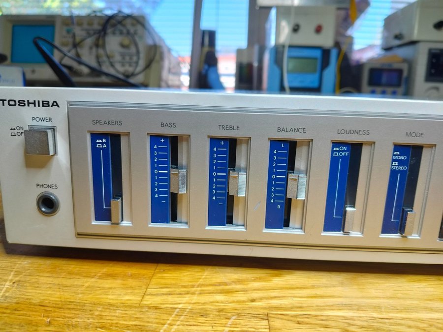 Toshiba Aurex SB-M2 Stereo Förstärkare (Nyserva.. | Köp på Tradera (705895862)