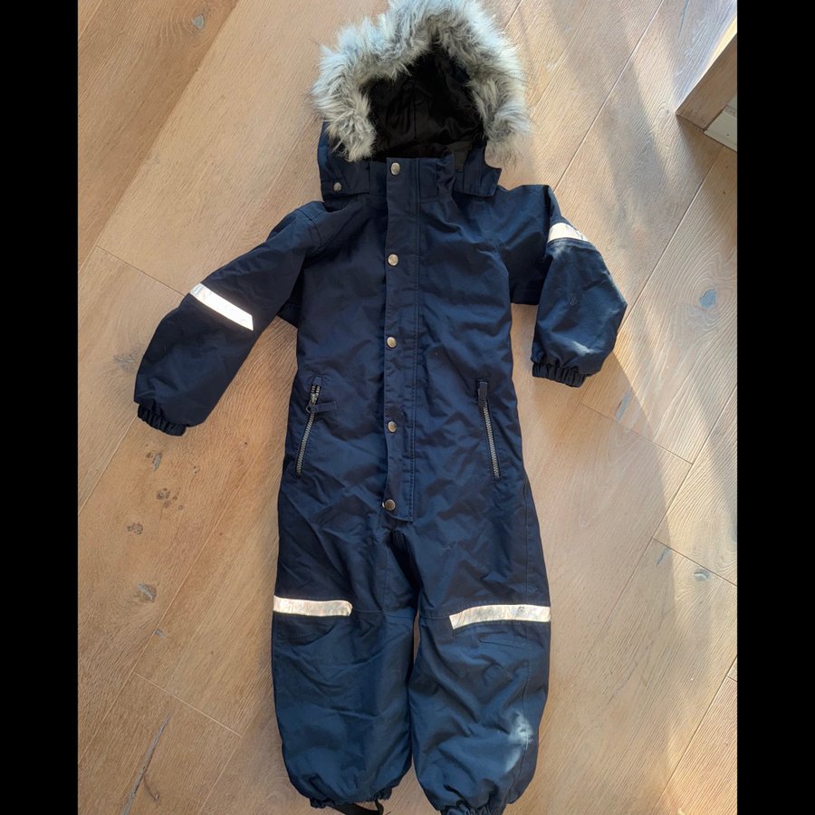 Se produkter som liknar Vinteroverall overall strl 10.. på Tradera ...