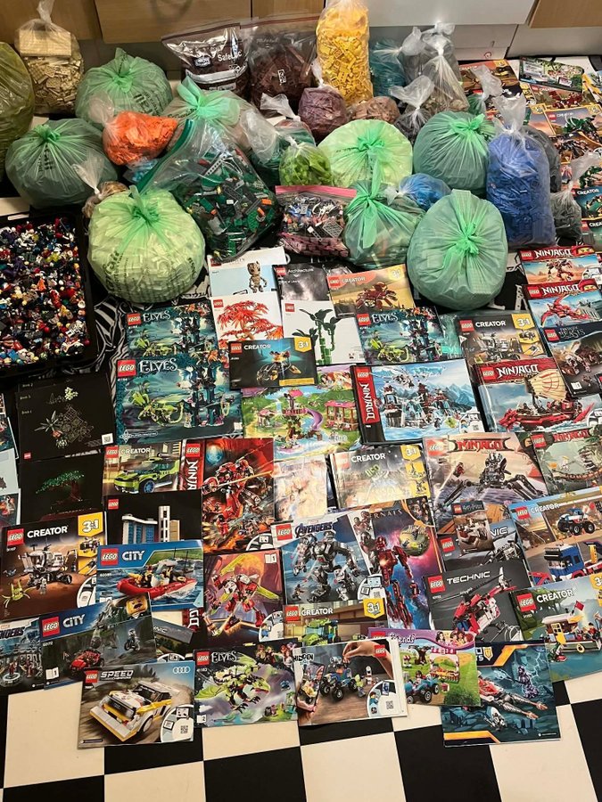 Lego Blandat - Många Set och Delar - 40KG | Köp på Tradera (712889466)