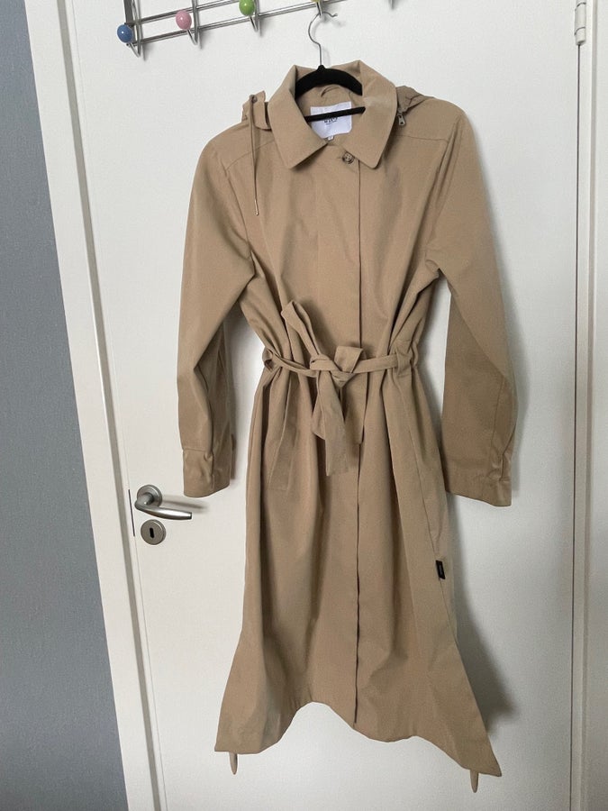 Makia beige kappa, storlek S | Köp på Tradera (736074203)