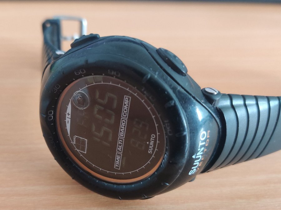 Suunto Vector Black Armbandsur + extra nytt bat.. | Köp på Tradera ...