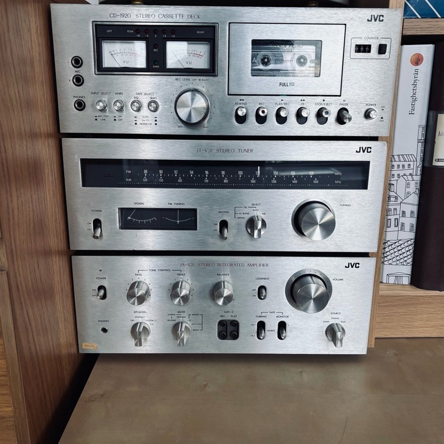 Se produkter som liknar JVC Stereo System 70-tal på Tradera (655374536) Se produkter som liknar JVC Stereo System 70-tal på Tradera (655374536)