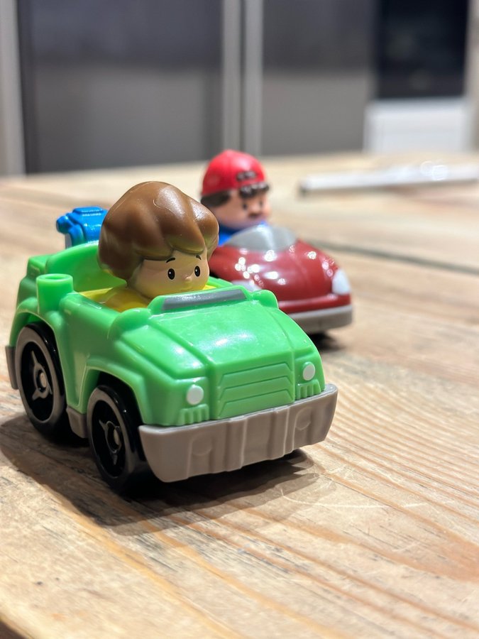 Fisher-Price Little People 2 x Bilar med Figure.. | Köp på Tradera ...