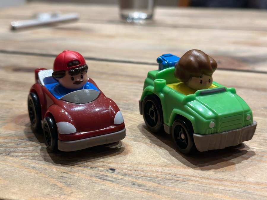 Fisher-Price Little People 2 x Bilar med Figure.. | Köp på Tradera ...