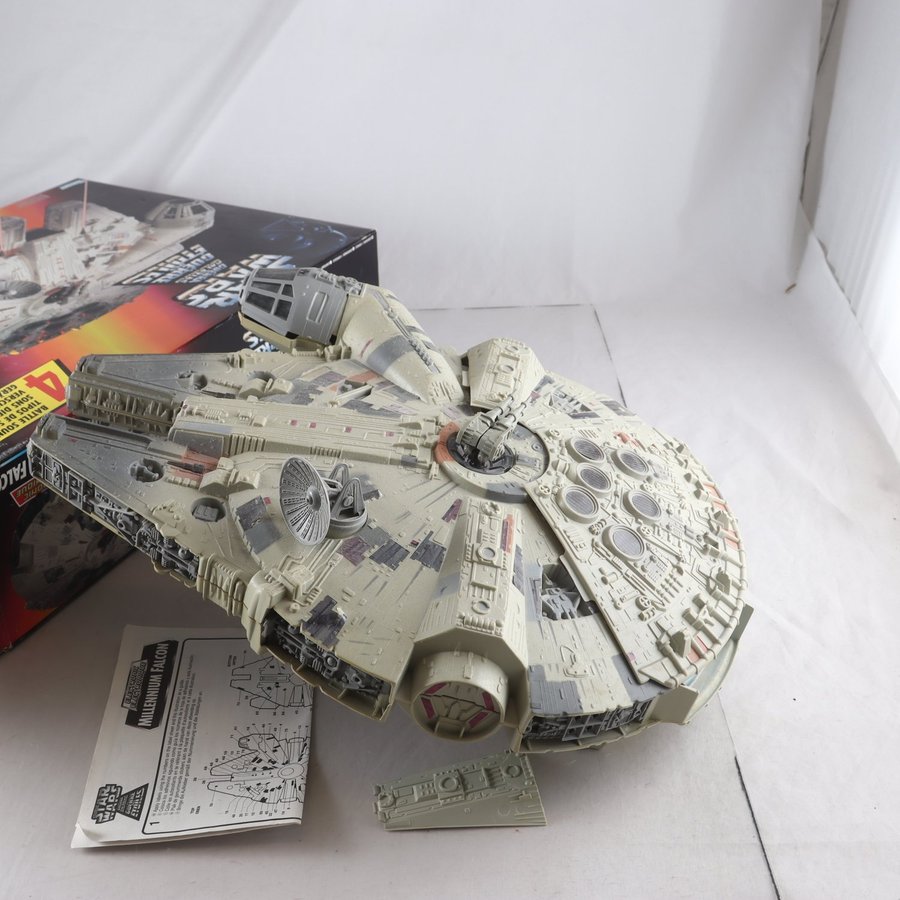 Se produkter som liknar Rymdskepp, Star Wars, Millenn.. på Tradera ...