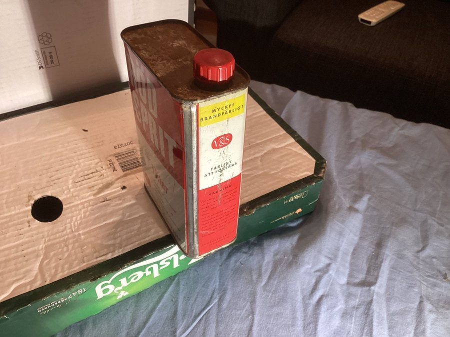 Se produkter som liknar RÖD SPRIT 1 LIT BURK ! SÄLLSY.. på Tradera ... Se produkter som liknar RÖD SPRIT 1 LIT BURK ! SÄLLSY.. på Tradera ...