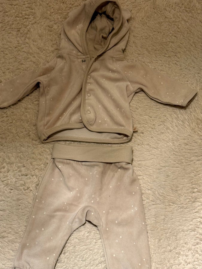 Set Luvtröja & byxa i velour stl 62 (2-4 mån) -.. | Köp på Tradera ...