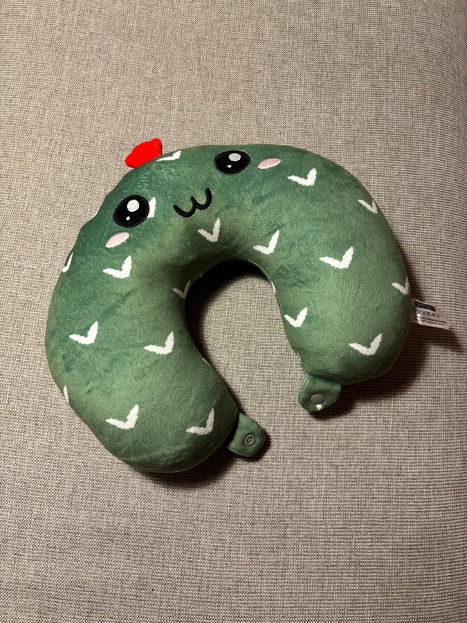 Från 1kr! Ny Dormeo Cactus Pillow - 2 i 1 Kudde.. | Köp på Tradera (698734339)
