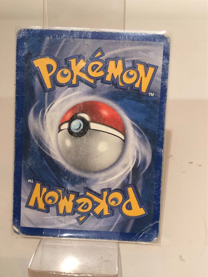 Se produkter som liknar Charizard Pokémonkort 39/165 på Tradera (712392252)