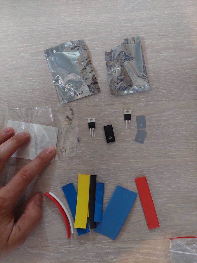 AEP, elektrisk pistol med massa tillbehör | Köp på Tradera (695664044)