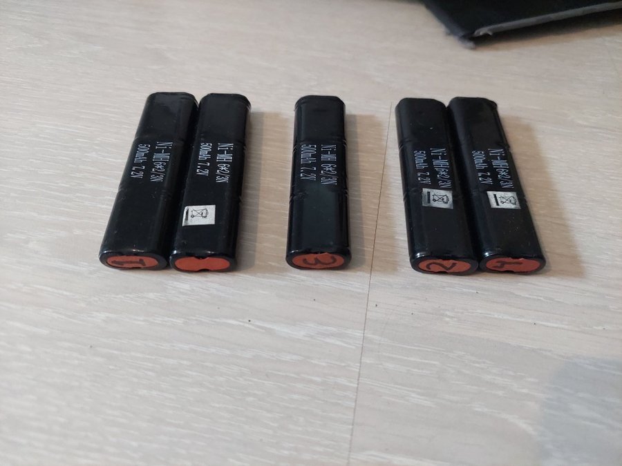 AEP, elektrisk pistol med massa tillbehör | Köp på Tradera (695664044)