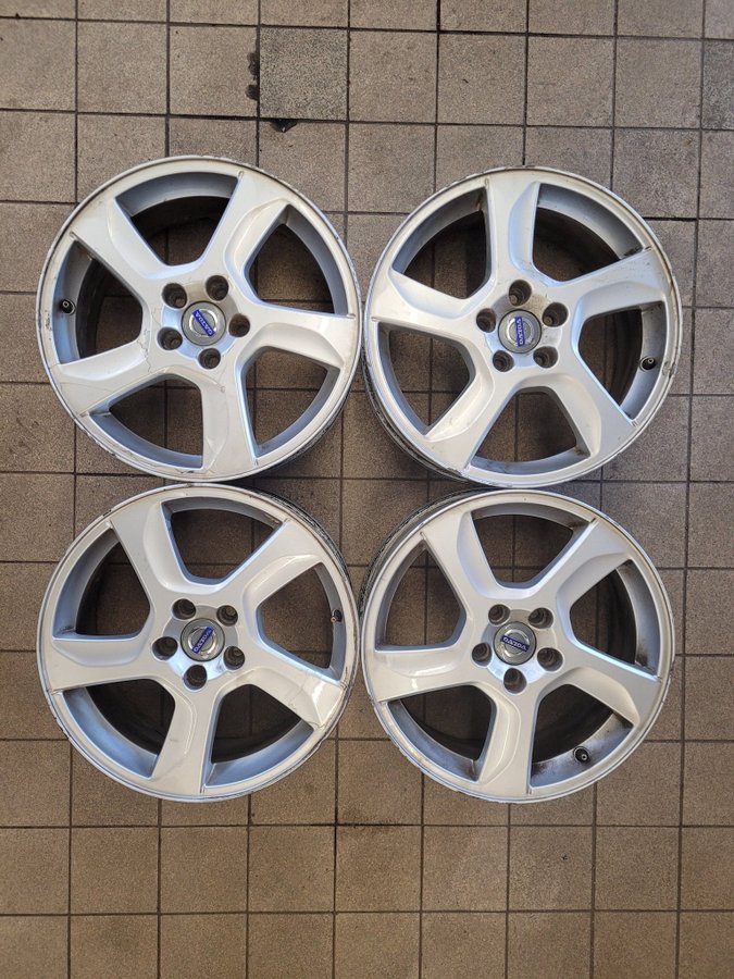 Volvo 17 tum Aluminum Fälg 4 St | Köp från Swedbil på Tradera (593665104)