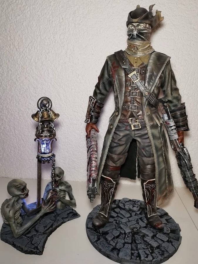 Bloodborne Hunter Figur | Köp på Tradera (712915342)