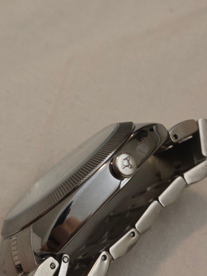 Vivienne Westwood Time Machine Silver Stainless.. | Köp på Tradera ...