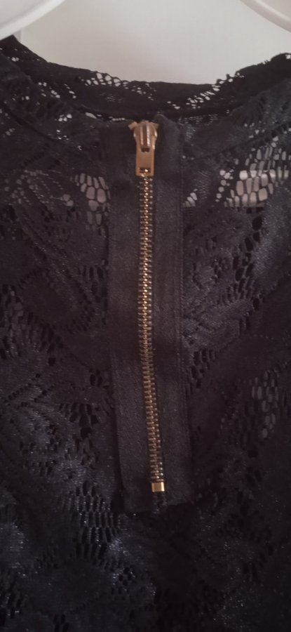 REA! ALLA KLÄDER 60 KR!!! Gina Tricot svart spe.. | Köp på Tradera ...