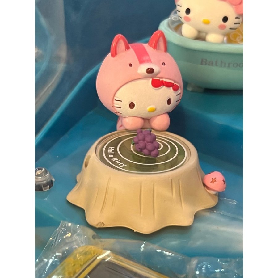 Hello Kitty i raccoon kostym gashapon figur, Ka.. | Köp på Tradera ...