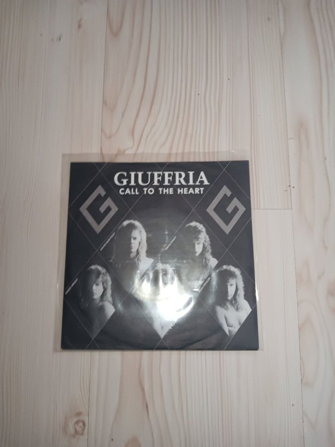 Giuffria - Call To The Heart 7" Vinyl Singel | Köp på Tradera (711859331)