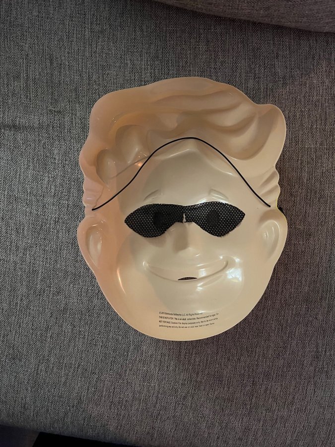 Se produkter som liknar Fallout Vault Boy mask på Tradera (612031455)