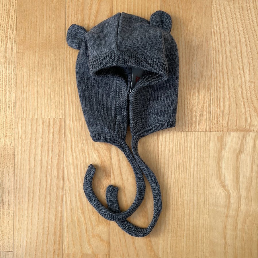 Babymössa i ull och tossor - strl ca 6 m | Köp på Tradera (702389713)