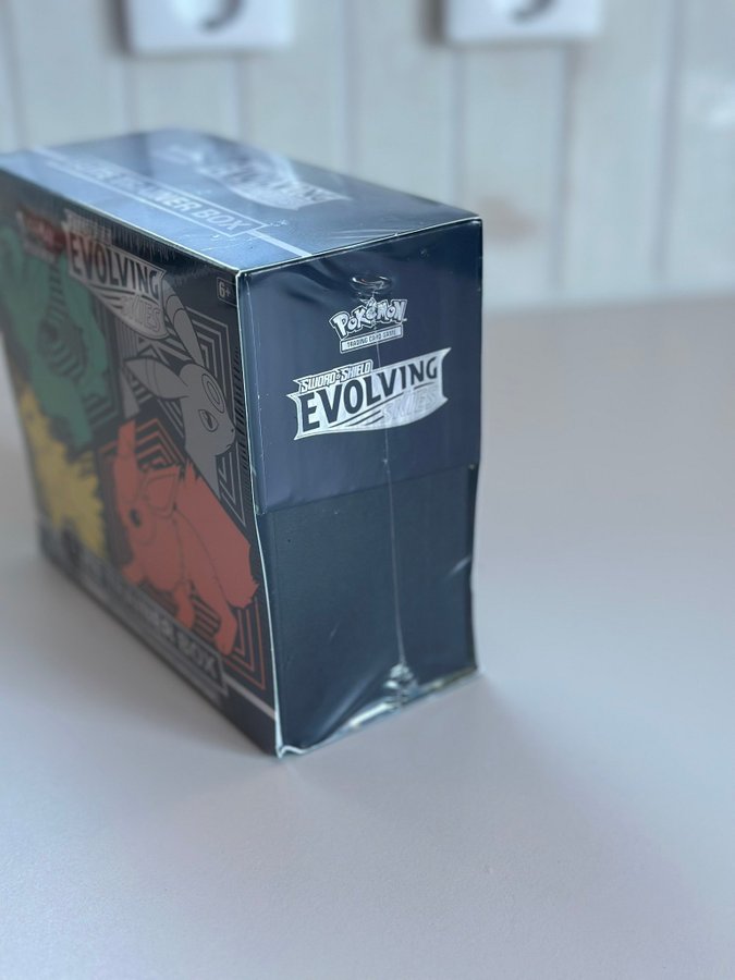 Pokémon Sword & Shield Evolving Skies Elite Tra.. | Köp på Tradera ...