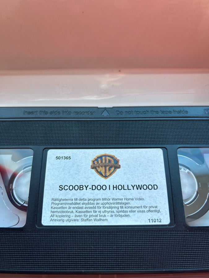 Se produkter som liknar Scooby-Doo i Hollywood VHS på Tradera (708289126)