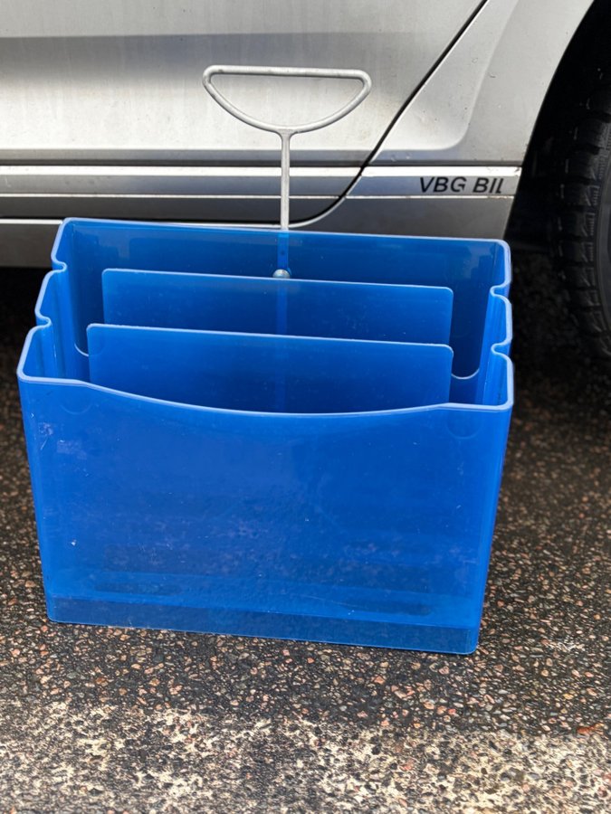 Tidningsställ från 90 talet , by magis italy , .. | Köp på Tradera ...