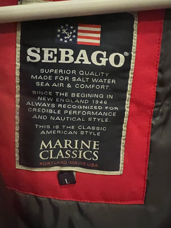 Sebago röd jacka, storlek L | Köp på Tradera (708245487)