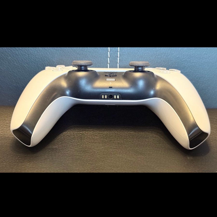 PS5 DualSense med TMR uppgraderade sticks från .. | Köp på Tradera ...